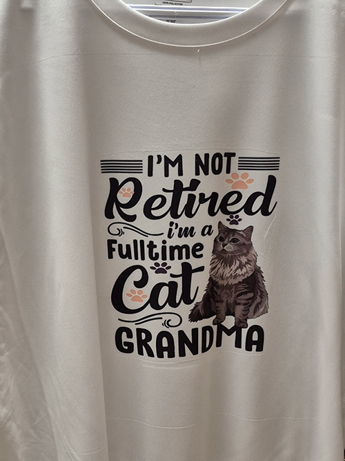 T-Shirts For the Pet Lovers, I'm Not Retired, I'm a Full Time Cat Grandma
